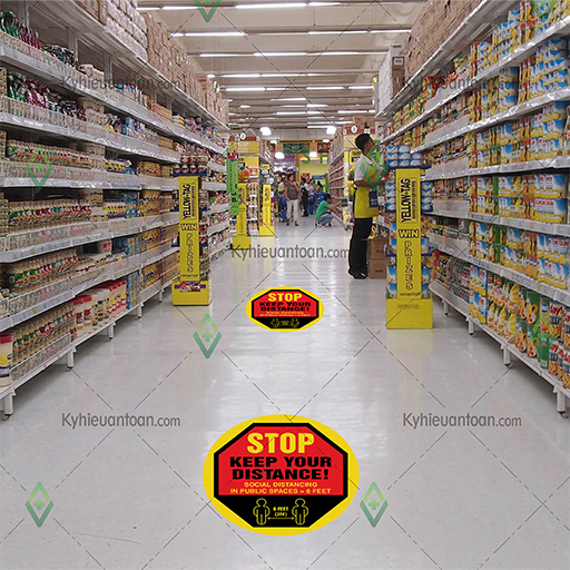 Tấm dán sàn vui lòng giữ khoảng cách